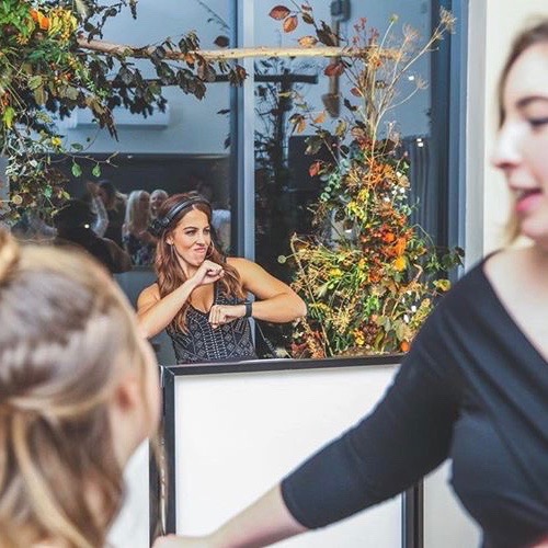 LAURA WILLIAMS MUSIC – Singer, Songwriter and DJ for Gigs, Weddings ...